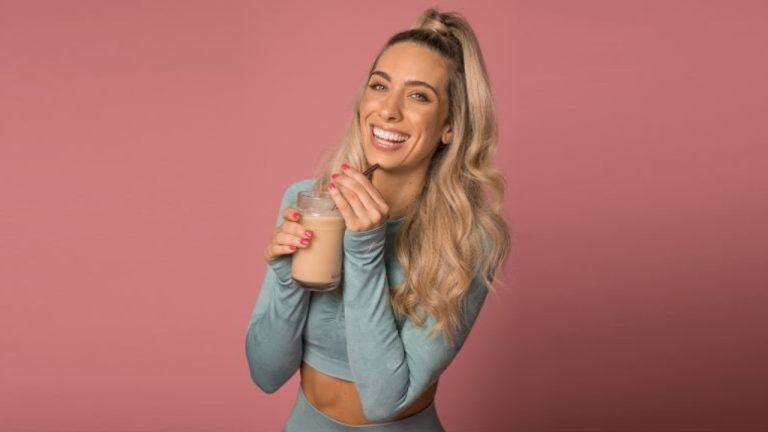 Lilly Sabri, perché tutti seguono gli esercizi della fitness influencer