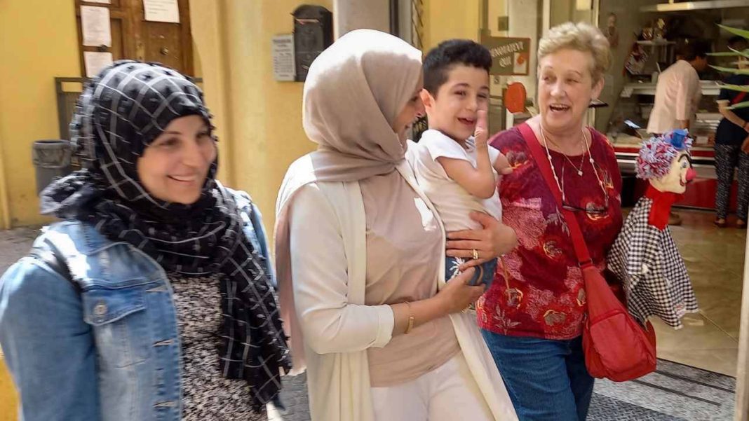 Budrio: iniziano le cure per Mustafa, il bambino nato senza arti