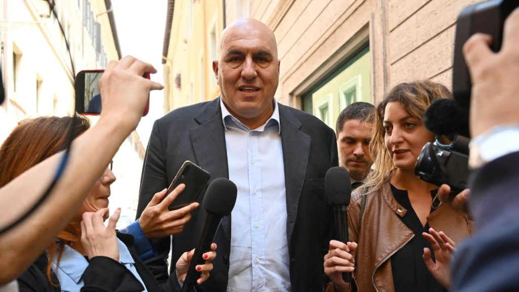 Guido Crosetto: nessun conflitto d'interessi per il Ministro della Difesa