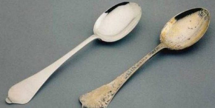 Argento annerito, bastano 2 cucchiai e torna lucidissimo: non serve il ...