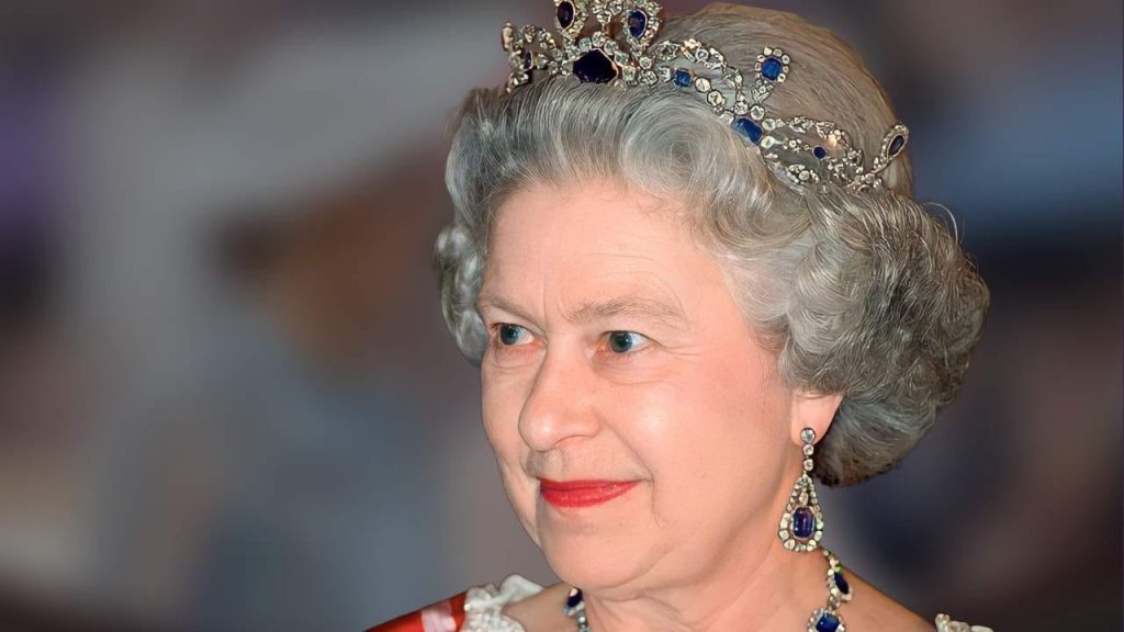 Regina Elisabetta, la preziosissima tiara l’ha ereditata lei: è tutta sua