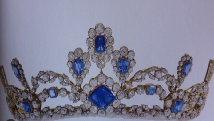 Regina Elisabetta, la preziosissima tiara l’ha ereditata lei: è tutta sua