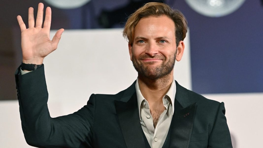 Alessandro Borghi, presto papà: arriva il primo figlio con Irene Forti ...