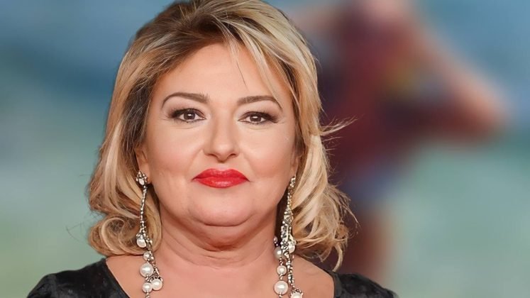 Monica Setta, l'avete mai vista in costume? Nulla da invidiare alle ...