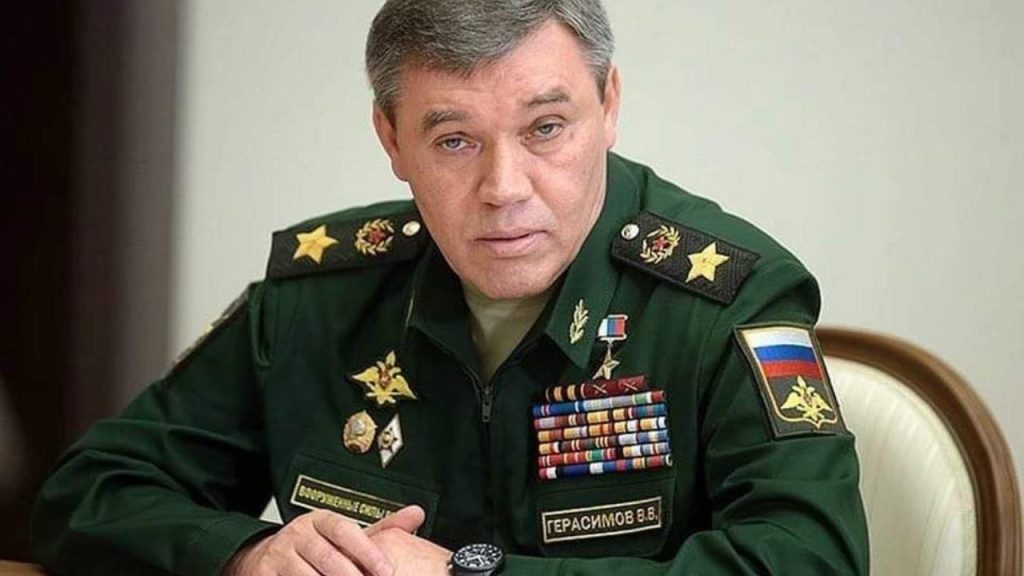 Putin annuncia l'ampliamento delle forze militari: Gerasimov comandante