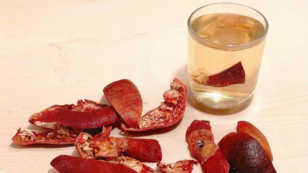 Bucce di melograno, immergile in acqua bollente e aspetta 5 minuti: i ...