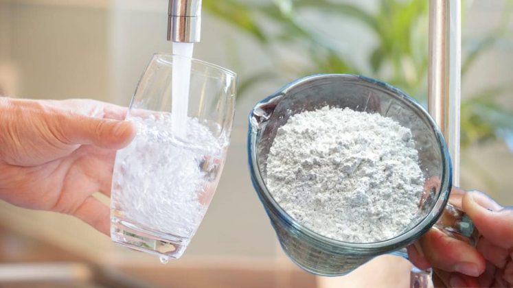 Mischia l'acqua con cemento, quando vedrai cosa succede lo vorrai fare ...