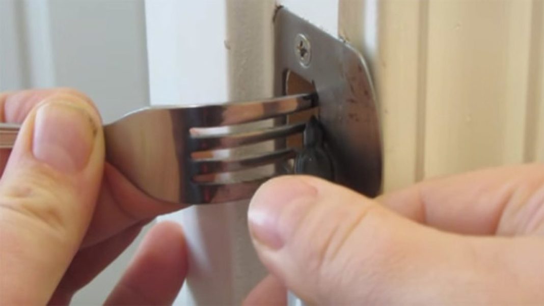Come chiudere la porta di casa se non trovi la chiave: il metodo della ...